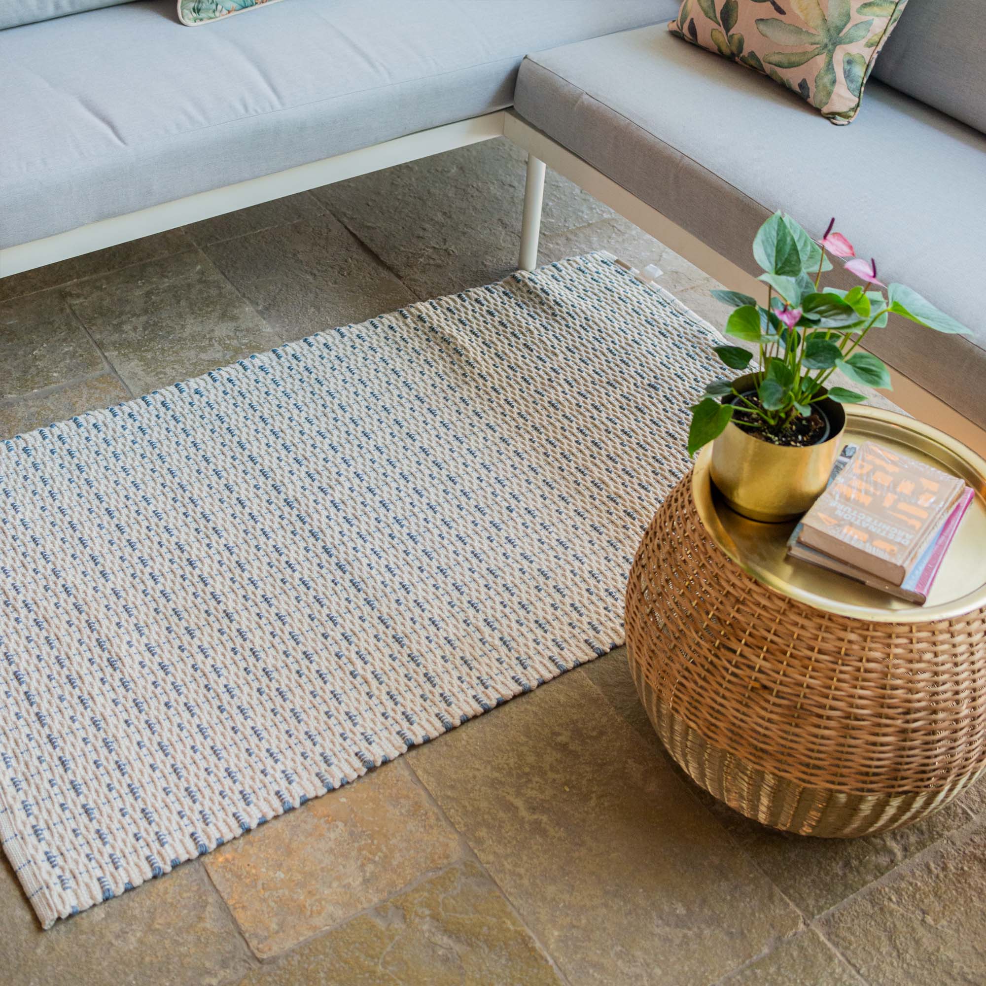 Buy Rugs |Hand Woven Pet Yarn Rug |Shop at Beruru